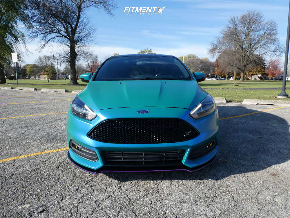 2018 Ford Focus ST with 18x8.5 Fifteen52 Tarmac Evo and Michelin 255x35 ...