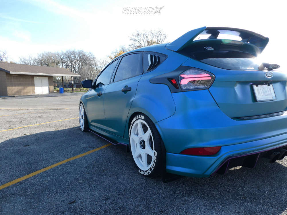 2018 Ford Focus ST with 18x8.5 Fifteen52 Tarmac Evo and Michelin 255x35 ...