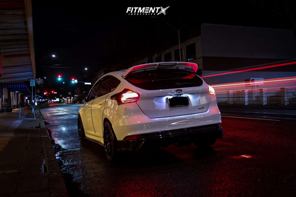 2016 Ford Focus ST with 18x9 Advan Racing RZII and Continental 245x35 ...