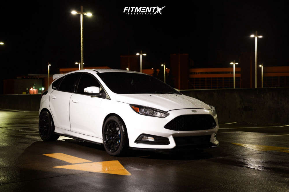 2016 Ford Focus ST with 18x9 Advan Racing RZII and Continental 245x35 ...