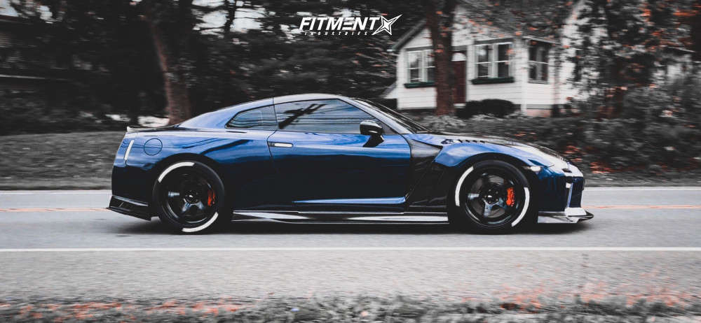 2017 Nissan GT-R Premium with 20x10 Advan Racing GT and Michelin 285x30 ...