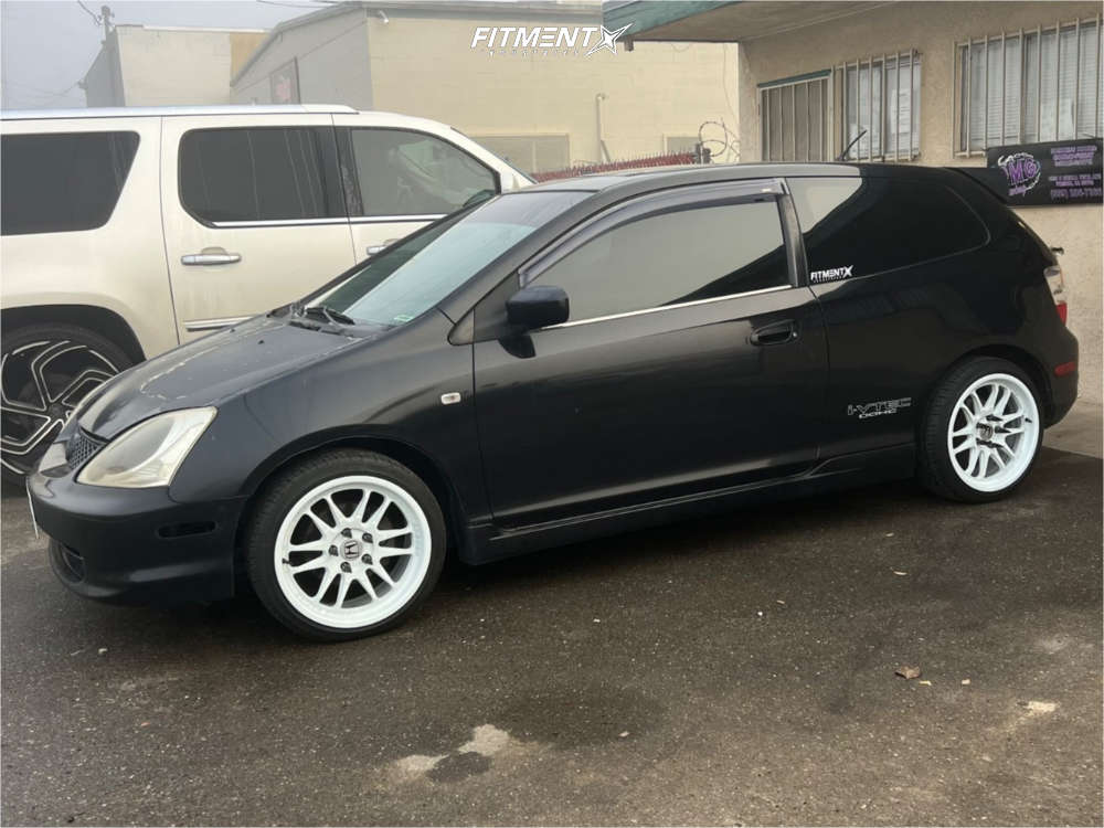 2004 Honda Civic Si with 17x8 Cosmis Racing Xt-206r and Delinte 205x40 ...