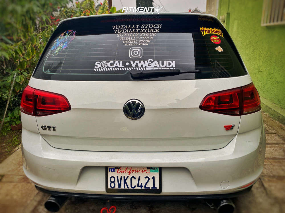 2017 Volkswagen GTI S with 18x8.5 F1R R32 and Vercelli 215x35 on Stock ...