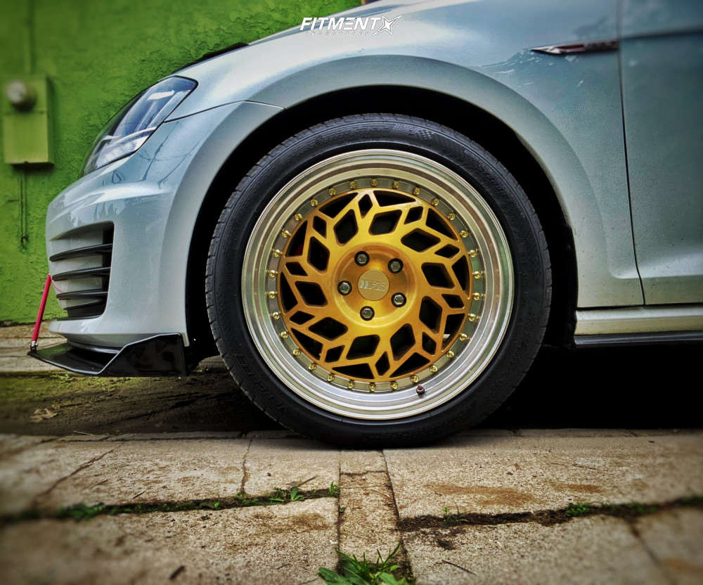 2017 Volkswagen GTI S with 18x8.5 F1R R32 and Vercelli 215x35 on Stock ...