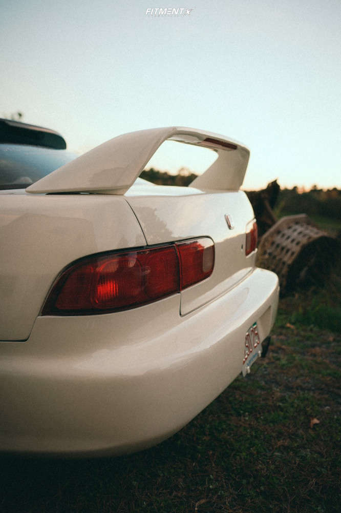 1999 Acura Integra GS-R with 15x8 Whistler KR1 and Kumho 205x50 on ...