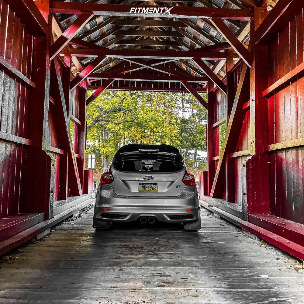 2014 Ford Focus ST with 18x8.5 Option Lab R716 and Hankook 235x35 on ...