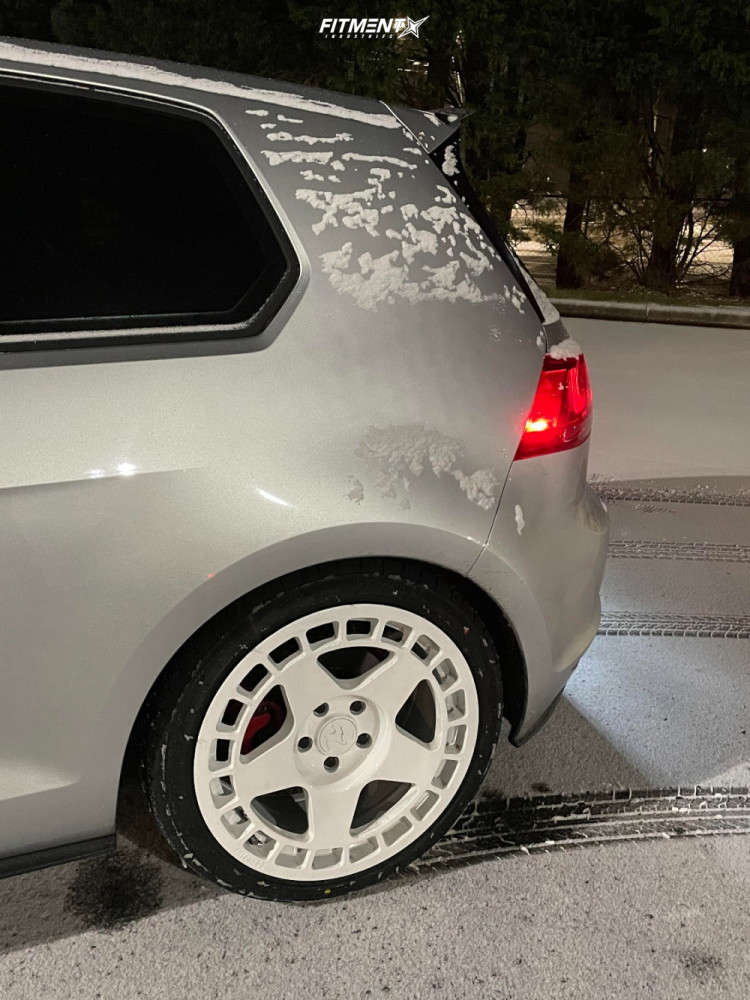 2015 Volkswagen GTI SE with 18x8.5 Fifteen52 Turbomac and Vercelli ...