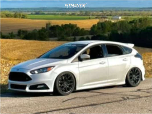 2018 Ford Focus ST with 18x8.5 TSW Sebring and Milestar 235x45 on ...