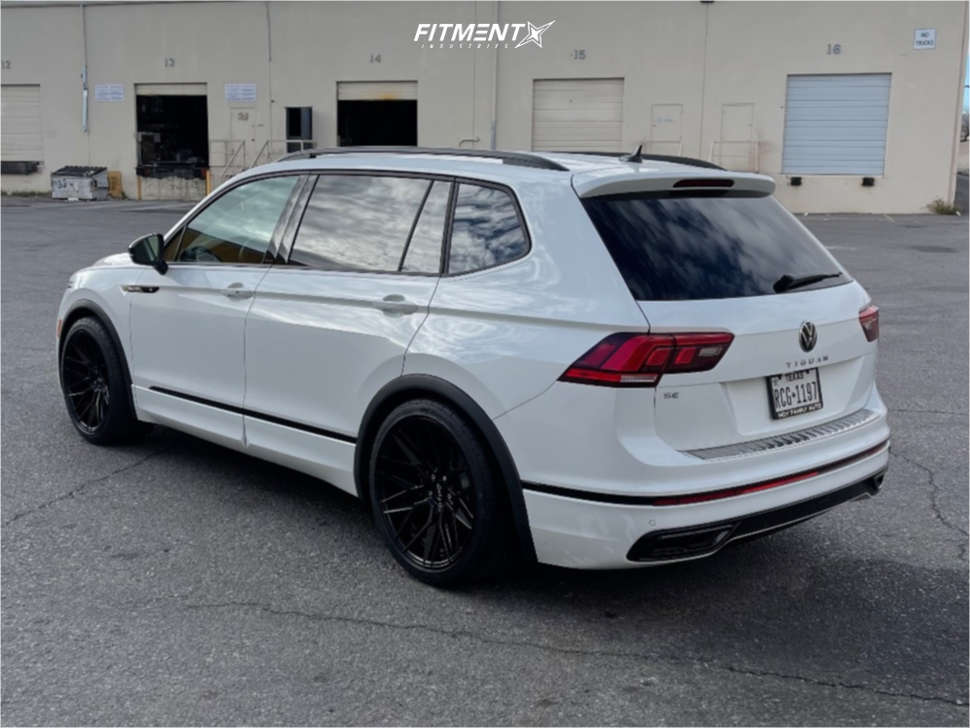 2022 Volkswagen Tiguan SE R-Line with 20x10.5 Niche Gamma and ...