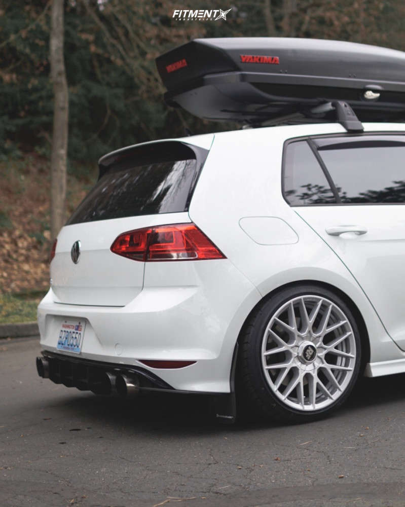 2016 Volkswagen Golf R Base with 18x8.5 Rotiform Rse and Nitto 205x40 ...