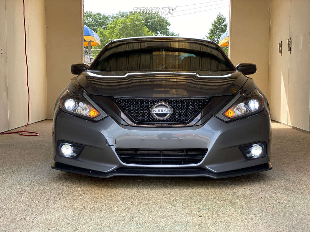 2016 Nissan Altima SR with 19x9.5 Work Emotion T7r and Landsail 245x35 ...
