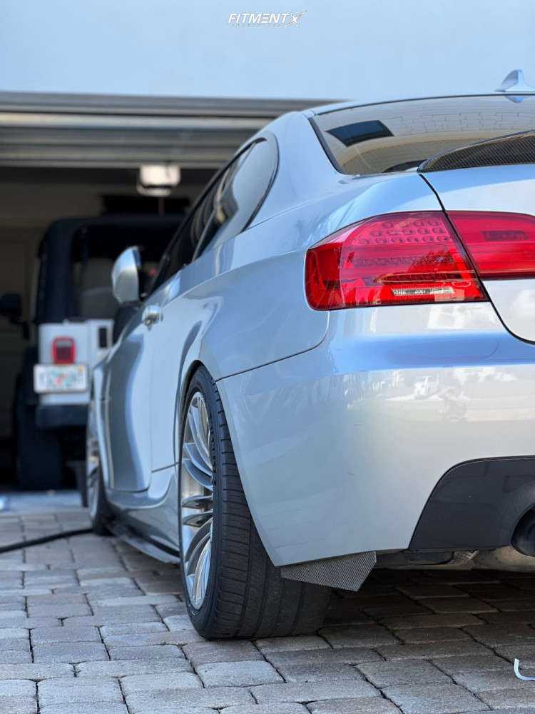 2011 BMW 335i Base with 18x8.5 OEM Wheels Style 219m and Pirelli 235x35 ...