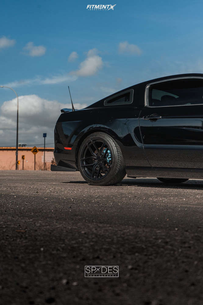 2014 Ford Mustang Base with 19x9.5 Stance Sf-03 and Federal 275x30 on ...
