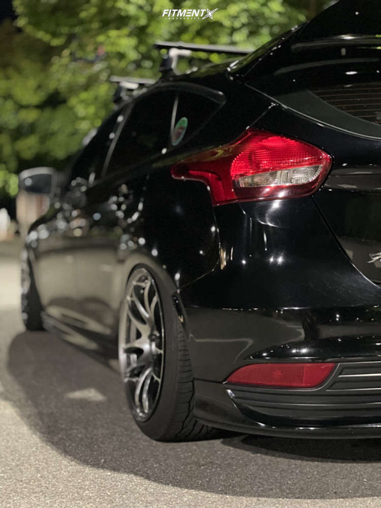 2016 Ford Focus ST with 18x9.5 Work Emotion Cr Kiwami and Toyo Tires ...