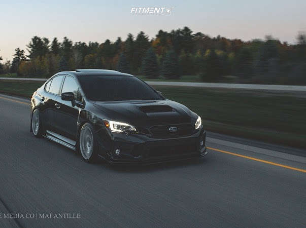 ESR CS8 19x9.5 35 Hypersilver | 99511135 CS8HS 5X114.3 | Fitment Industries