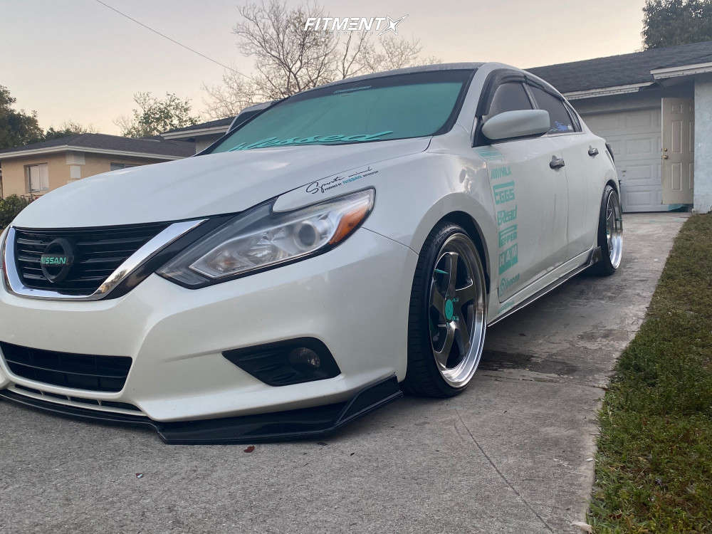 2017 Nissan Altima SV with 20x8.5 F1R F28 and Nexen 225x30 on Lowering ...