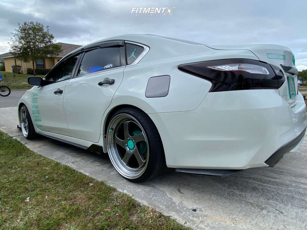 2017 Nissan Altima SV with 20x8.5 F1R F28 and Nexen 225x30 on Lowering ...