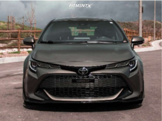 2019 Toyota Corolla SE with 18x9.5 Enkei Rpf1 and Toyo Tires 255x35 on ...