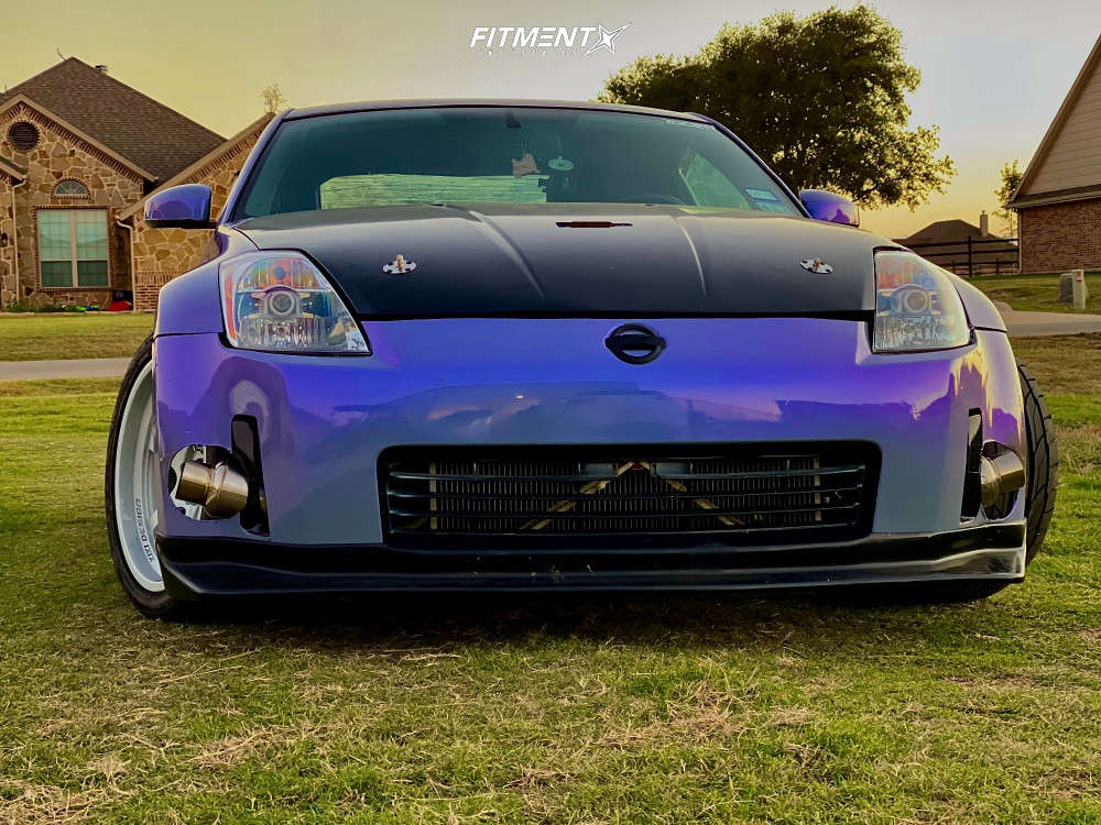 2004 Nissan 350Z Base with 18x9.5 Cosmis Racing Xt-006r and Nitto ...