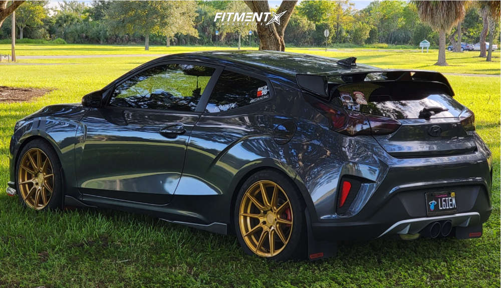 2019 Hyundai Veloster Premium with 18x8.5 F1R F101 and Federal 235x40 ...