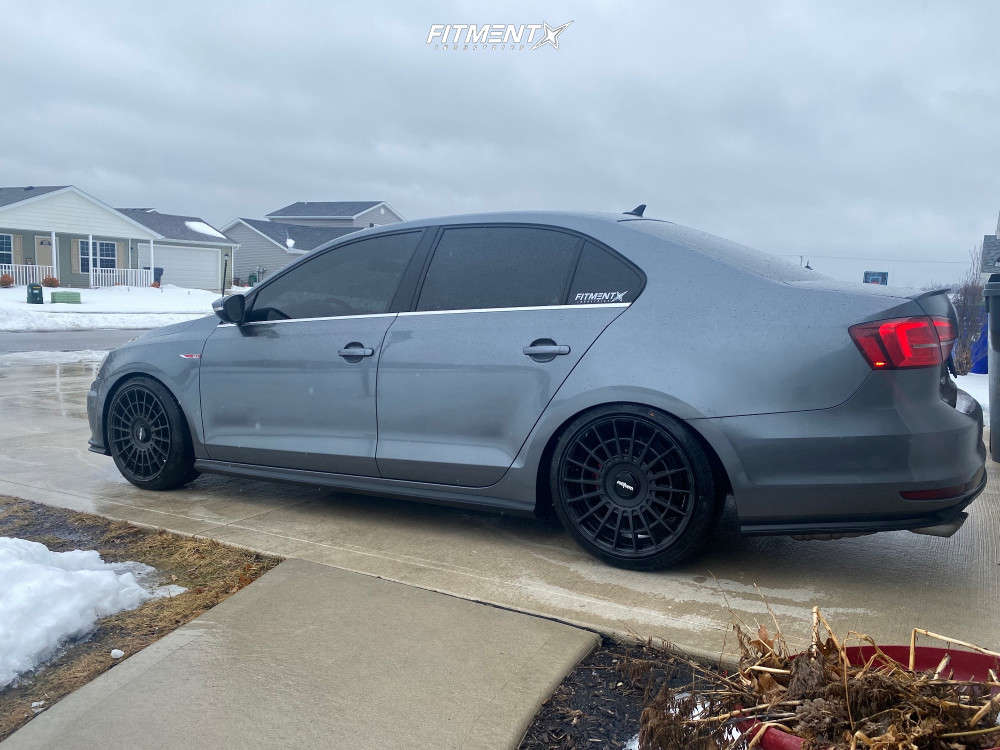 2017 Volkswagen Jetta GLI with 18x8.5 Rotiform Las-r and Nexen 215x35 ...