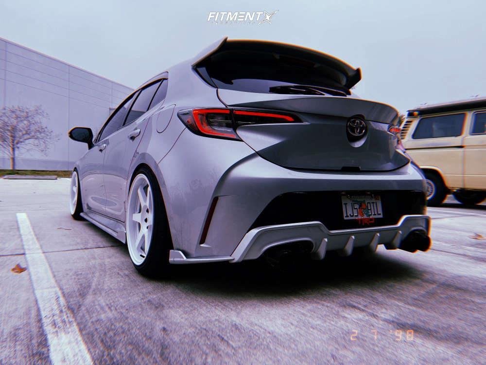 2019 Toyota Corolla XSE with 18x9.5 ESR SR07 and Vercelli 225x40 on ...