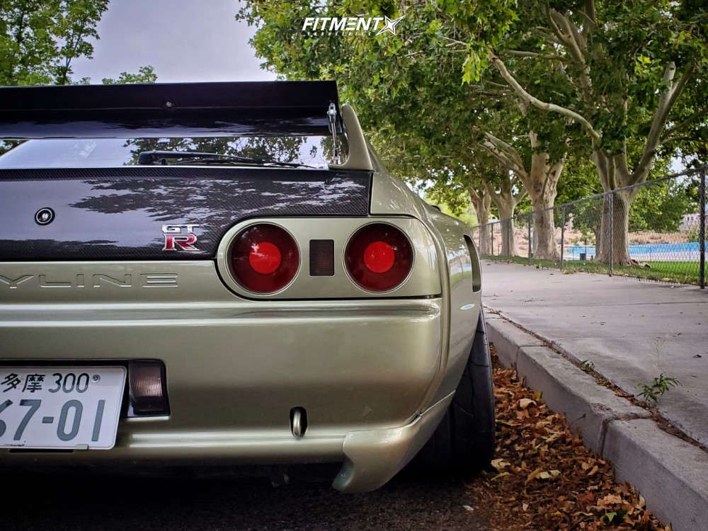 1989 Nissan Skyline GT-R with 18x11 Work Meister M1 3p and Nitto 285x35 ...