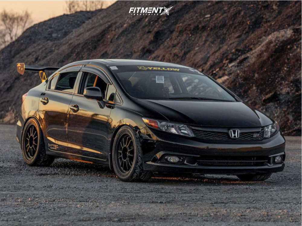 2012 Honda Civic Si with 17x9 Konig Hypergram and Falken 255x40 on ...