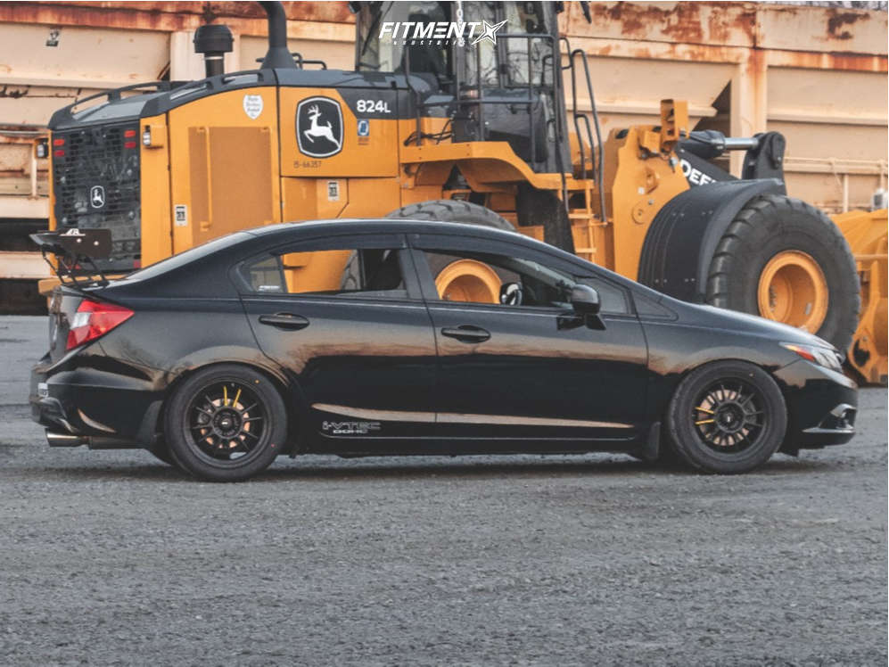 2012 Honda Civic Si with 17x9 Konig Hypergram and Falken 255x40 on ...