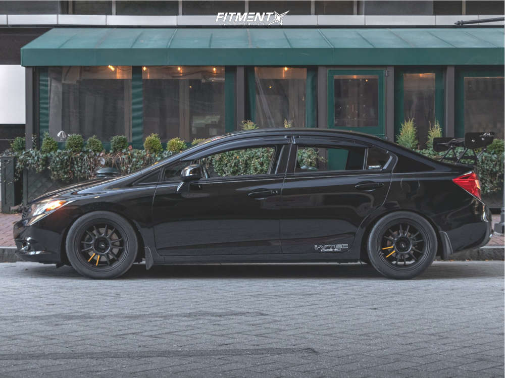 2012 Honda Civic Si with 17x9 Konig Hypergram and Falken 255x40 on ...