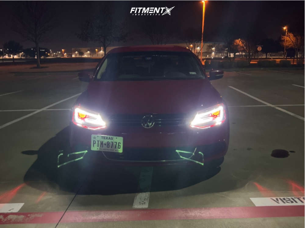 2014 Volkswagen Jetta SE with 18x8.5 TSW Sebring and Pirelli 225x45 on ...