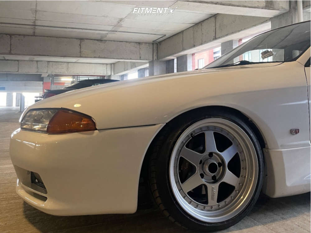 1992 Nissan Skyline GTS-T with 17x9 SSR Hasemi Prot-S and Nitto 215x40 ...