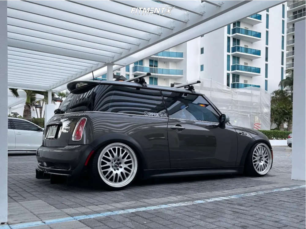 2006 Mini Cooper S with 17x8 XXR 531 and Accelera 185x35 on Coilovers ...