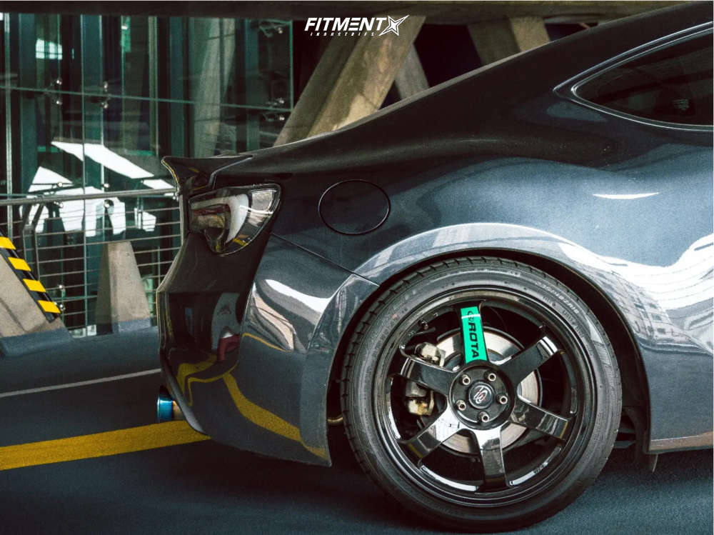 2013 Toyota GT86 premium with 18x8.5 Rota IK-F and Michelin 255x35 on ...