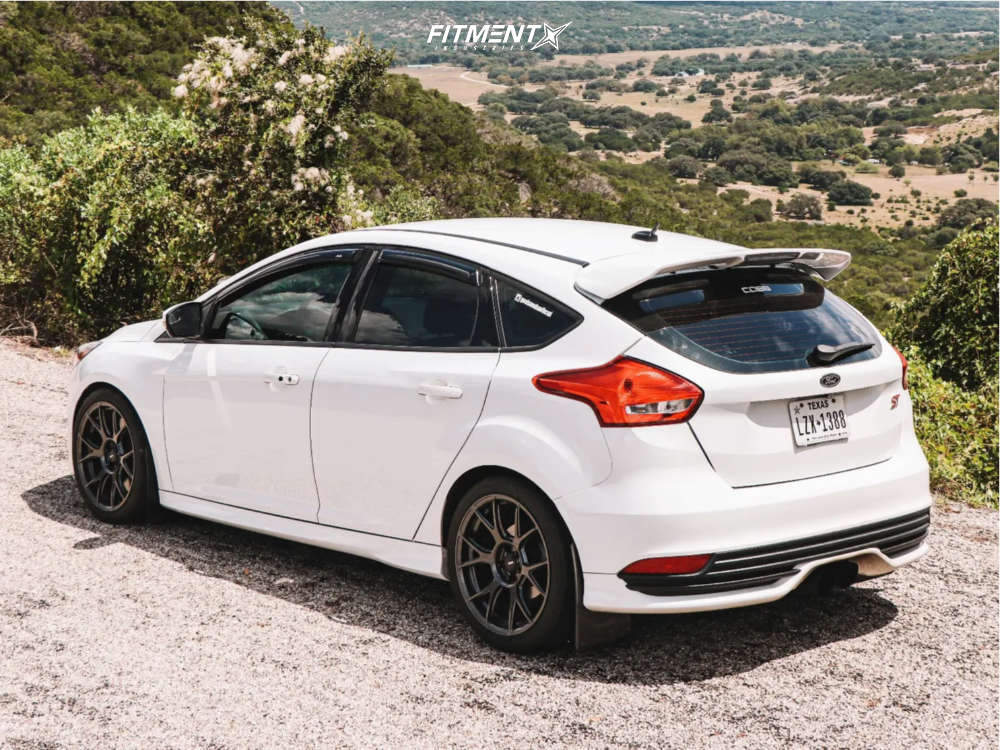 2017 Ford Focus ST with 18x8.5 Konig Ampliform and Firestone 255x35 on ...