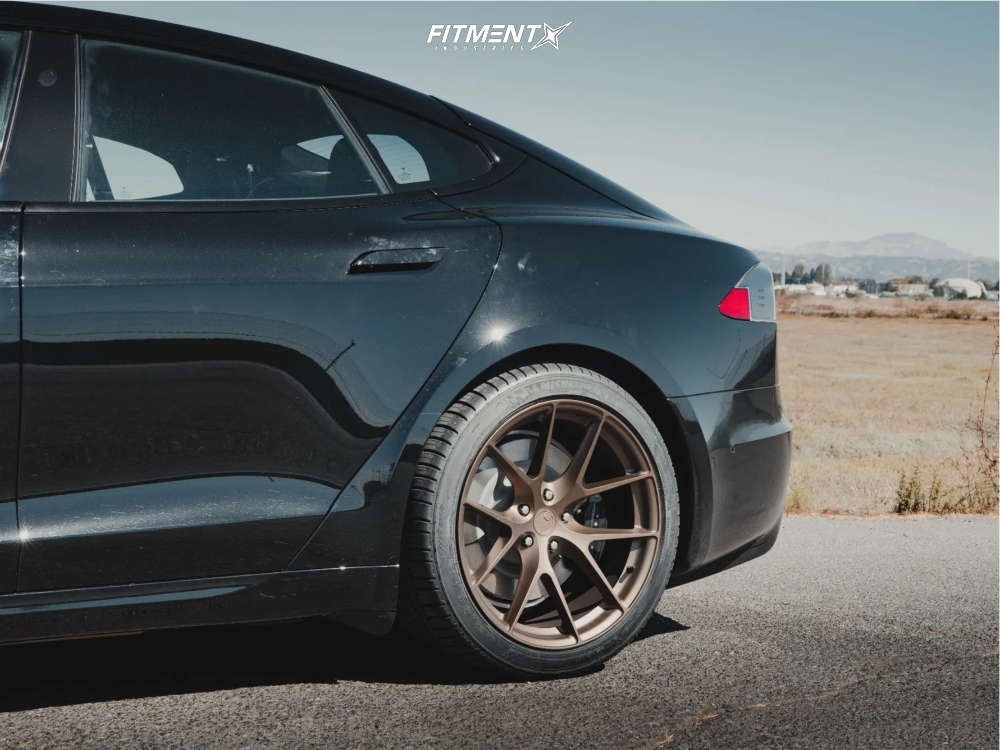 2022 Tesla S Base with 20x9 Aodhan Aff7 and Pirelli 255x40 on Stock ...