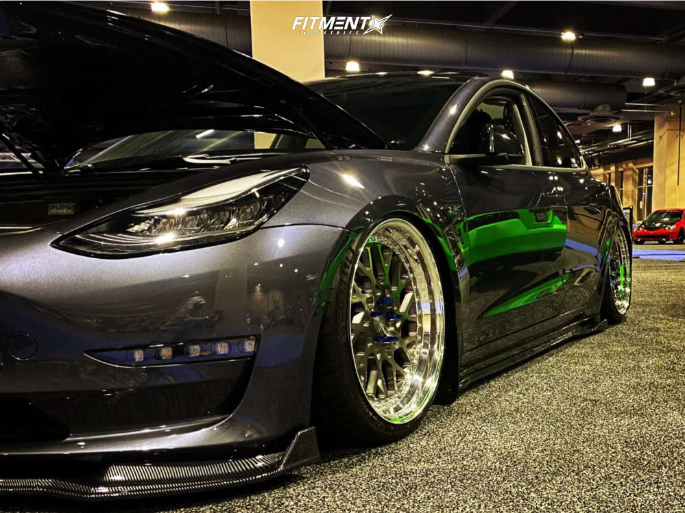 2019 Tesla 3 Performance with 20x9.5 Rotiform Forged Blq-t and Michelin ...