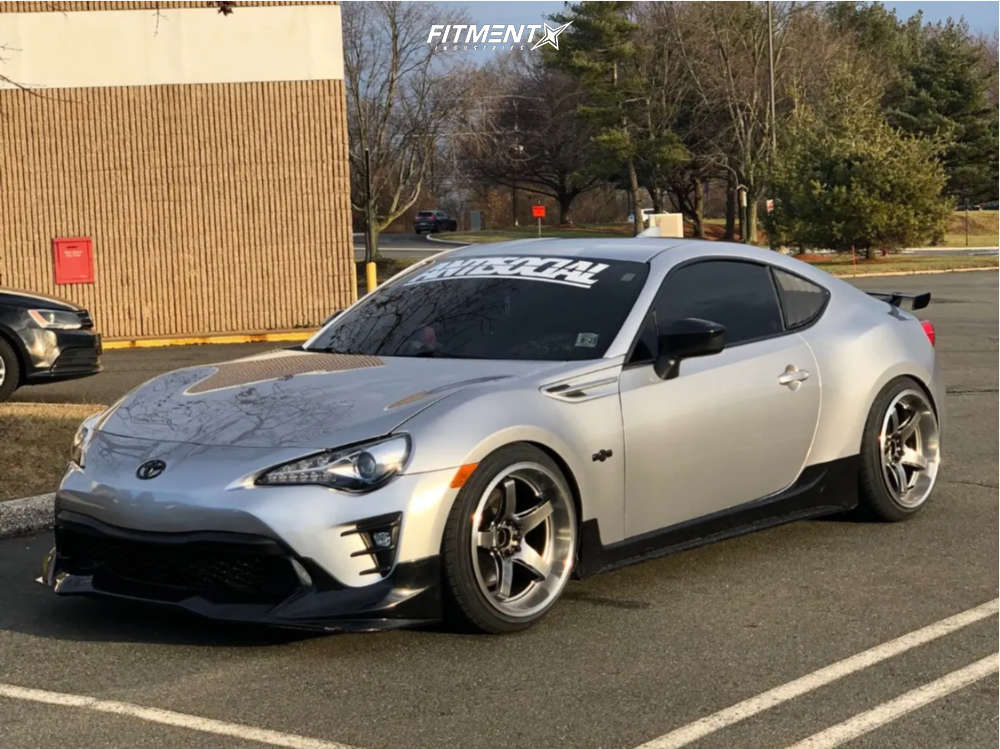 2018 Toyota 86 GT with 18x10 XXR 555 and Vercelli 225x40 on Coilovers | 2151915 | Fitment Industries