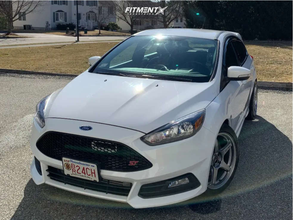2018 Ford Focus ST with 18x8.5 Enkei TS-5 and Michelin 245x40 on ...
