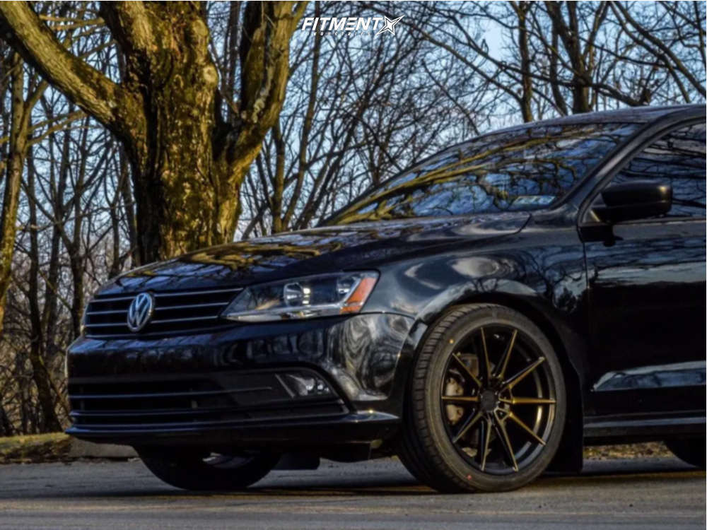 2017 Volkswagen Jetta Sport with 18x8.5 XXR 567 and Velozza 245x40 on ...