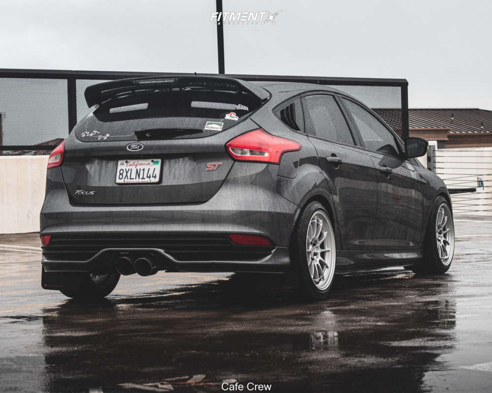 2016 Ford Focus ST with 18x8.5 Enkei Nt03m and Michelin 235x40 on ...