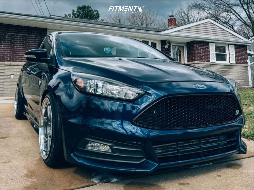 2016 Ford Focus ST with 18x9.5 Kansei Roku and Hankook 225x40 on ...
