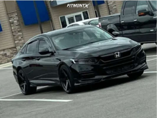 2018 Honda Accord LX with 20x10 Ravetti M13 and Vercelli 255x35 on ...