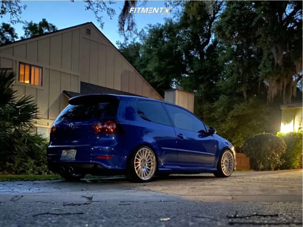 2008 Volkswagen R32 Base with 18x8.5 3SDM 0.04 and Accelera 215x35 on ...