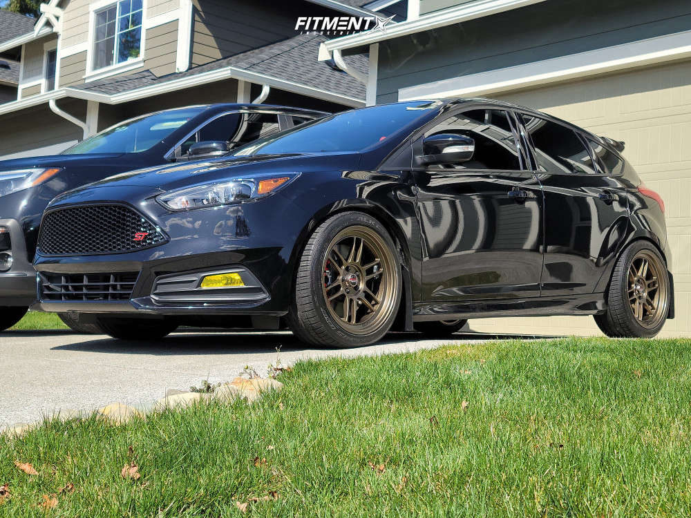 2017 Ford Focus ST with 18x9 Enkei Rpf1 and Falken 245x40 on Lowering ...