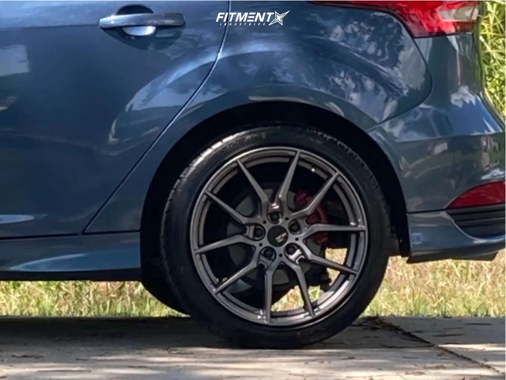 2018 Ford Focus ST with 18x8.5 Option Lab R716 and Vercelli 235x40 on ...