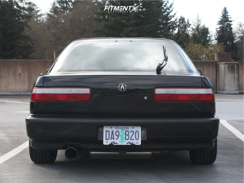 1991 Acura Integra LS with 15x8 Enkei 92 and Kumho 205x50 on Coilovers ...