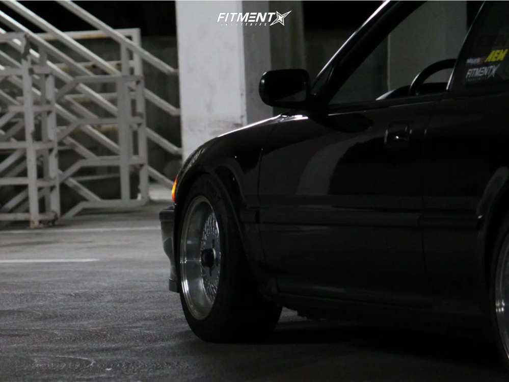 1991 Acura Integra LS with 15x8 Enkei 92 and Kumho 205x50 on Coilovers ...