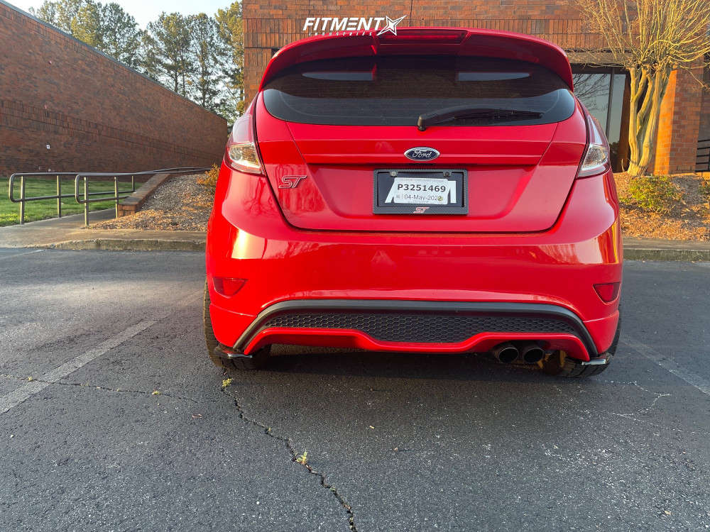 2022 Ford Fiesta Stance