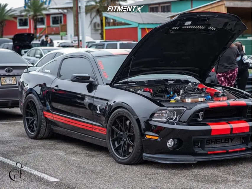 2013 Ford Mustang Shelby GT500 with 20x9 Ferrada FR2 and Continental ...